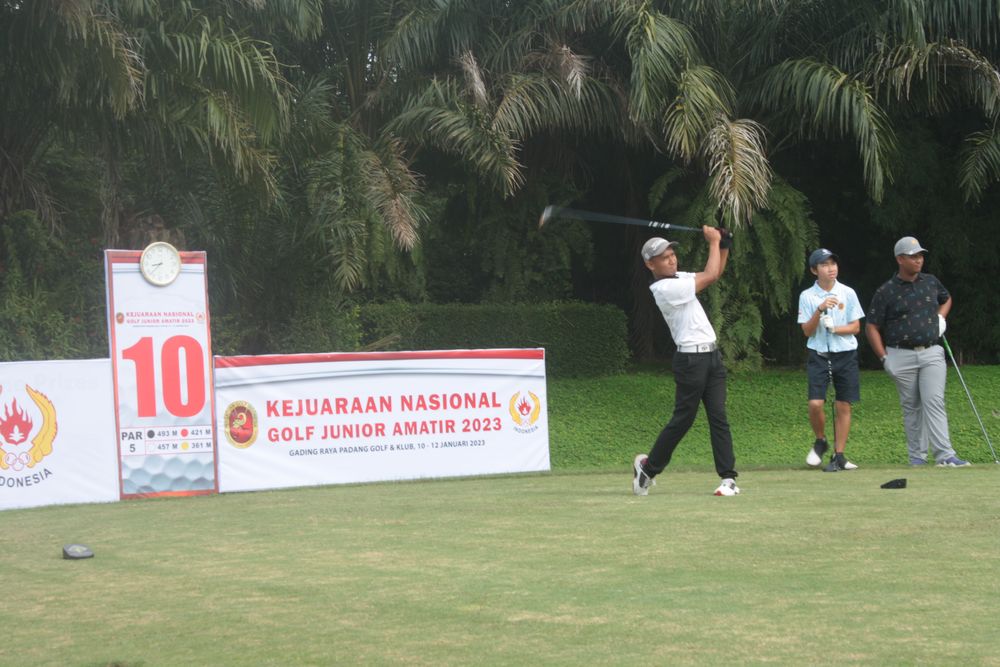 Rayi Geulis, Kenneth Henson Pimpin menuju Final Kejurnas Golf Junior – GOLFJOY